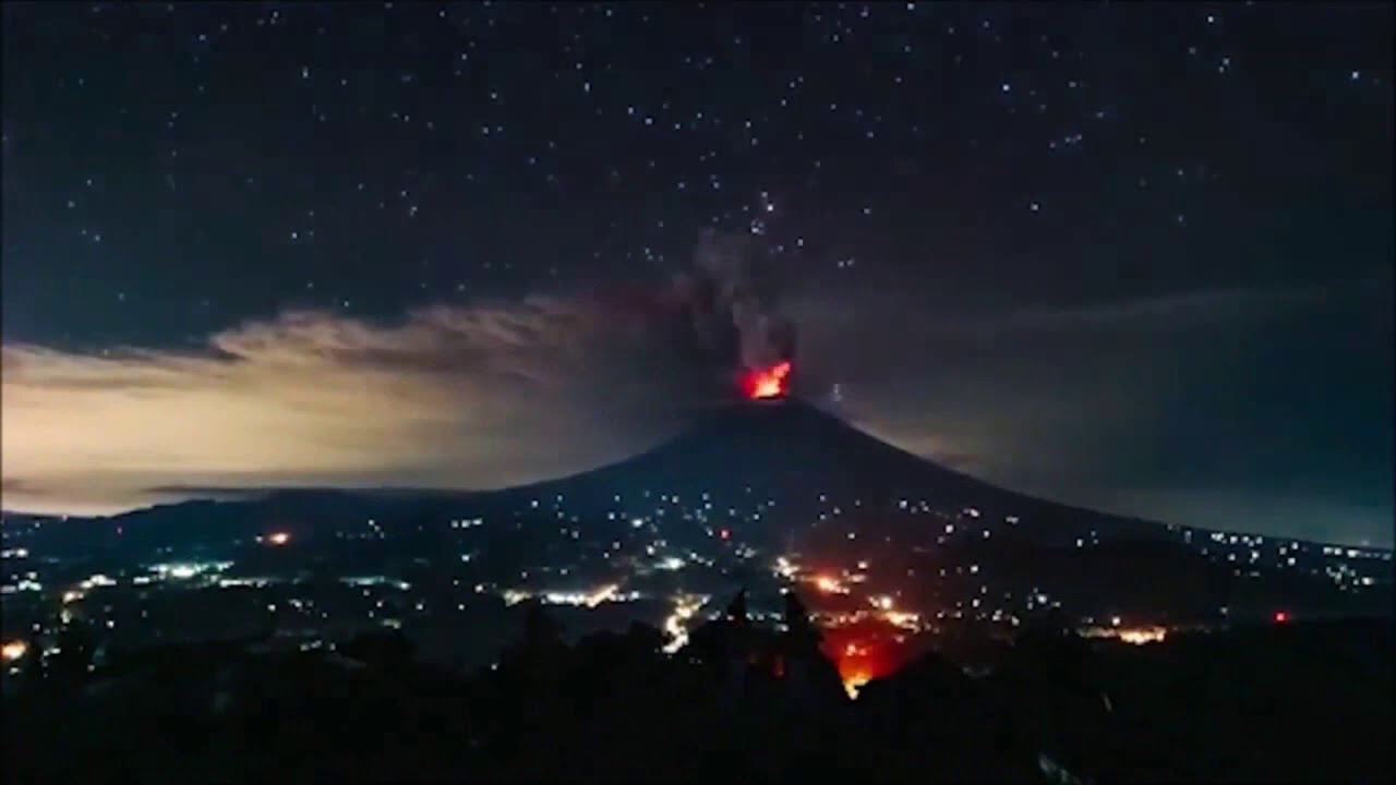 Erupsi Gunung Agung 2017 Time laps - Mount Agung eruption time laps ...