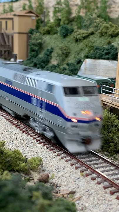 Amtrak Texas Eagle passing by #funrun #texas #hoscale #modeltrains #dcc #fun #samra #amtrak # ...