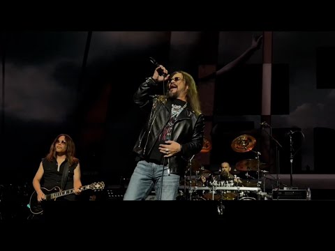 Aku Awie: El Divo (6 June 2026) Live in Singapore - Bernafas Dalam Lumpur (ft. Wings)