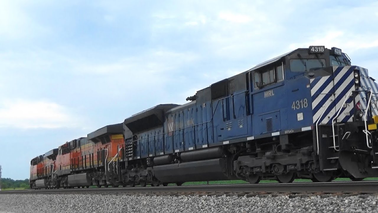 BNSF 7149 w/ MRL SD70ACe Near Cameron, IL 7/7/21 - YouTube