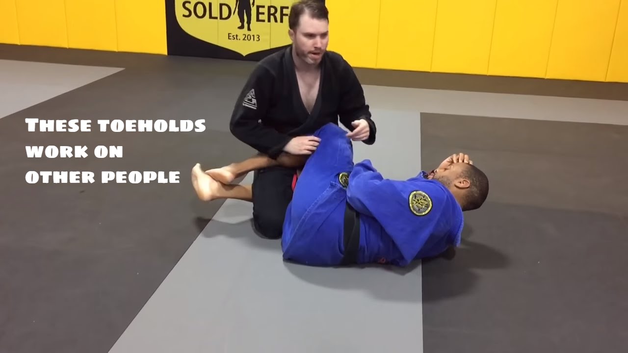 Attacking the Toe Hold from the Top of Half Guard - YouTube