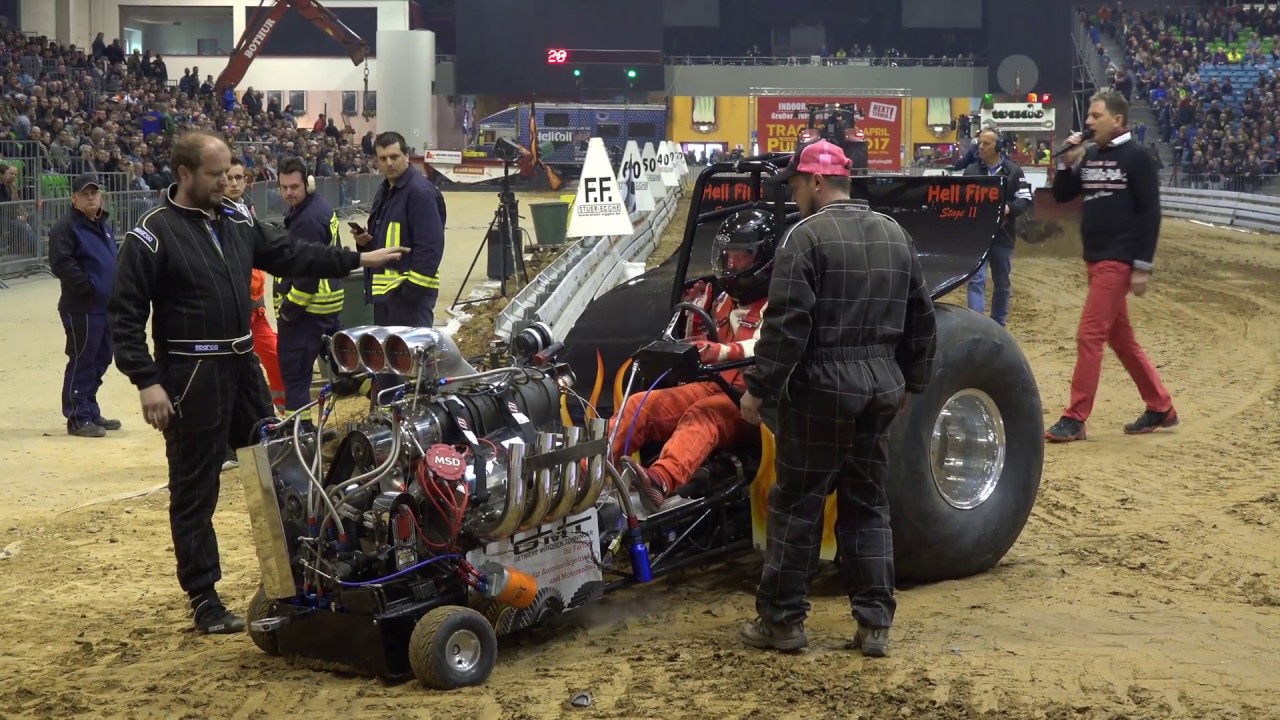 Indoor Riesa 2017 Modified 0,95t Tractor Pulling by MrJo - YouTube