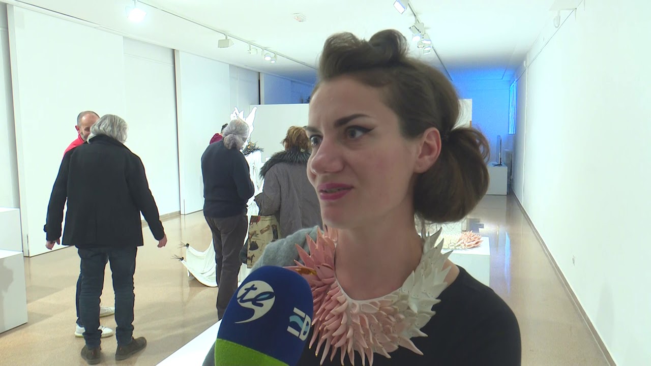 Raluca Buzura exposa les seues joies de ‘The garden of delights’ a l ...