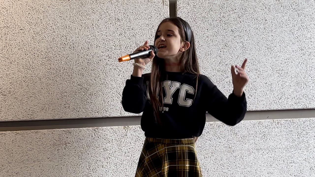 LIVE-Adela Bors-Playing with fire (cover) Blackpink - YouTube
