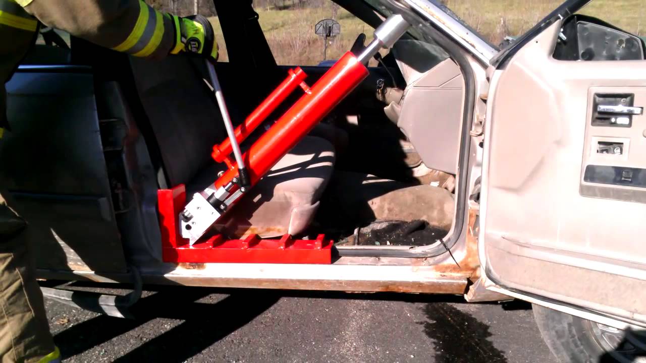 Rescue Strut Dash Roll Accessory and Demonstration (Part 1) - YouTube