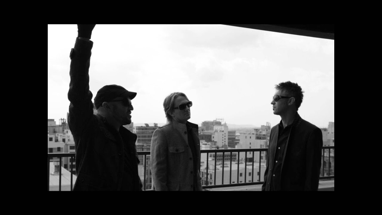 Les Friction - Firewall - YouTube