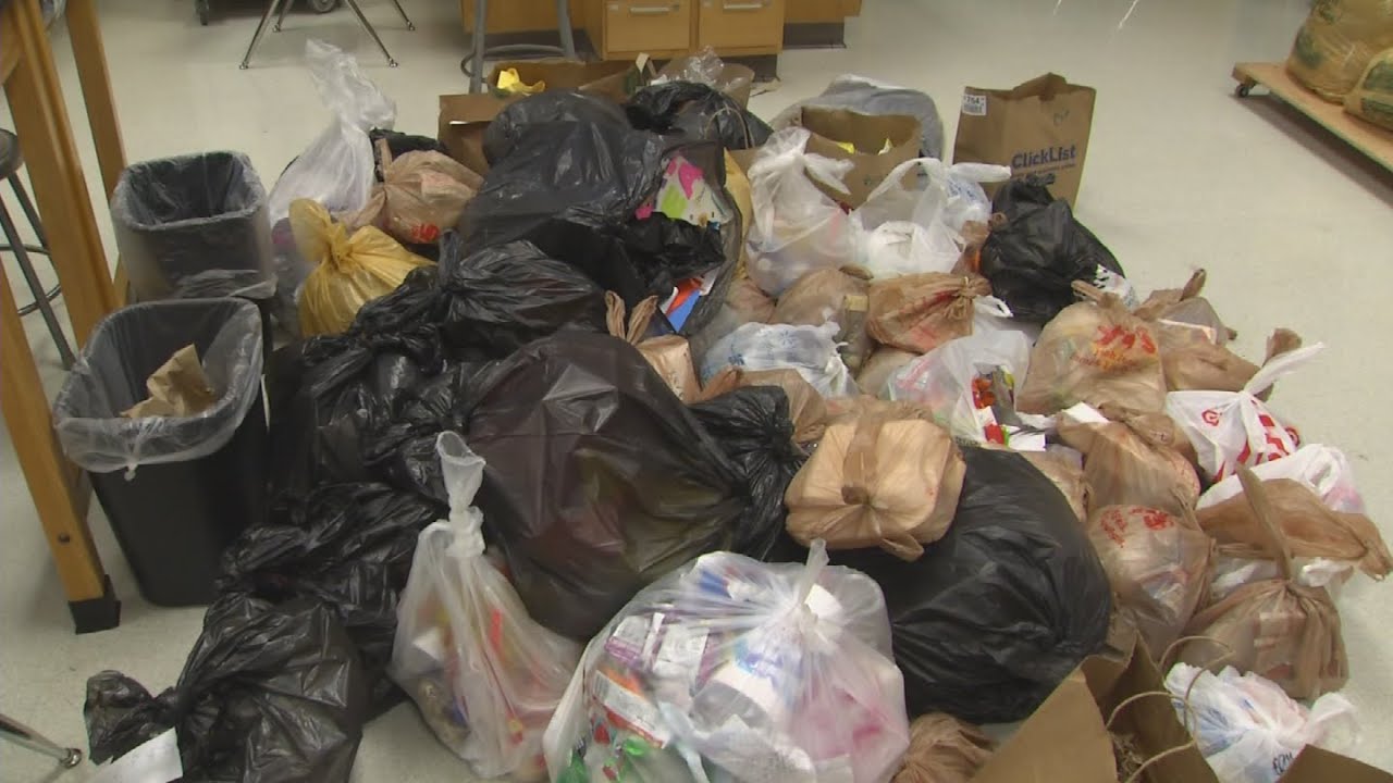 Students at Phoenix high school carry around their trash - YouTube