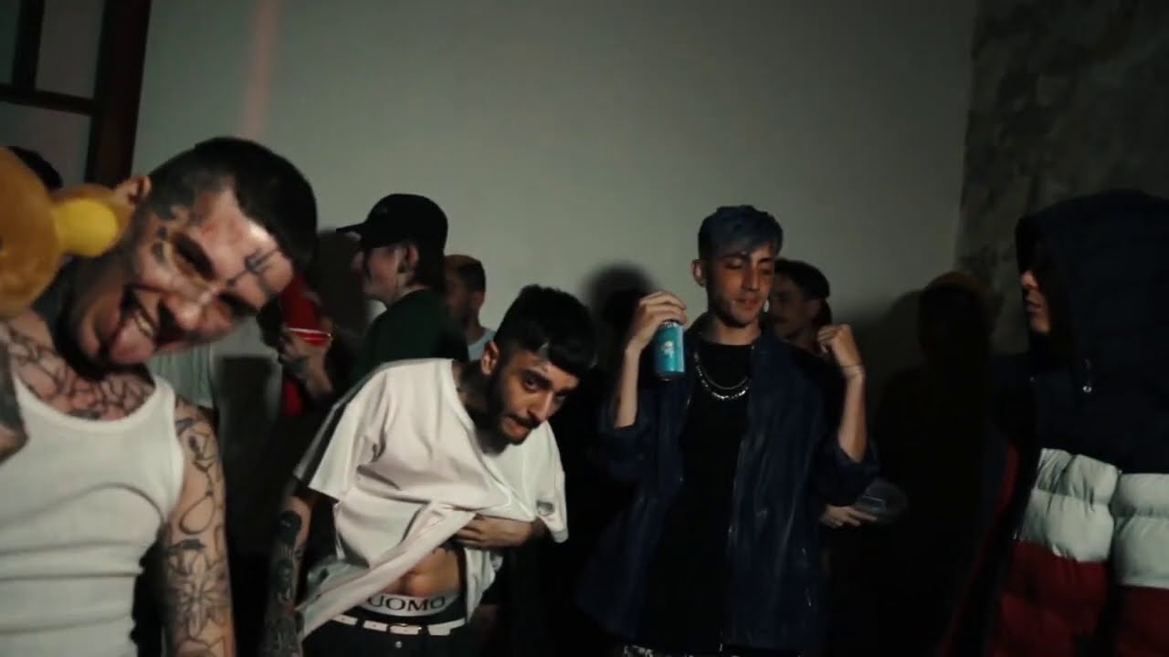 KAKTOV x MUEREJOVEN - ALLSTARS (trash backstage) - YouTube