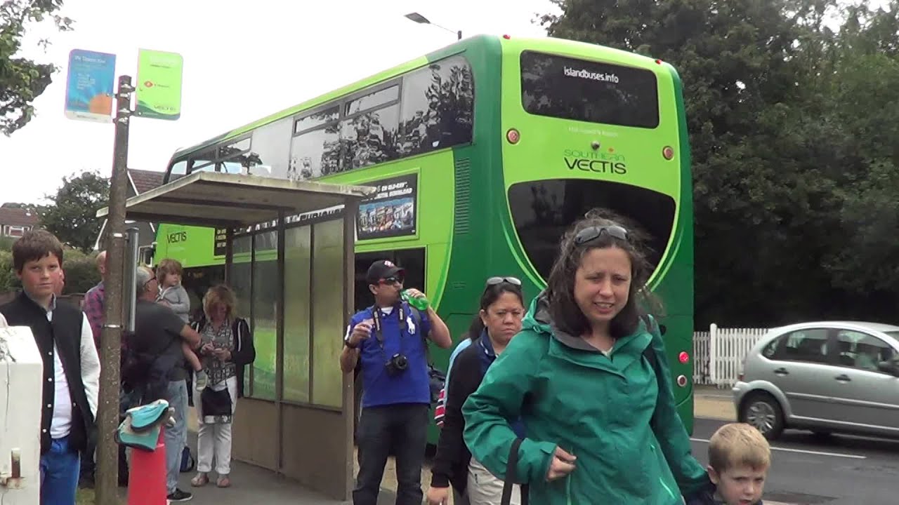 Southern Vectis Green bus route 9 departing Wootton Station bus stop ...