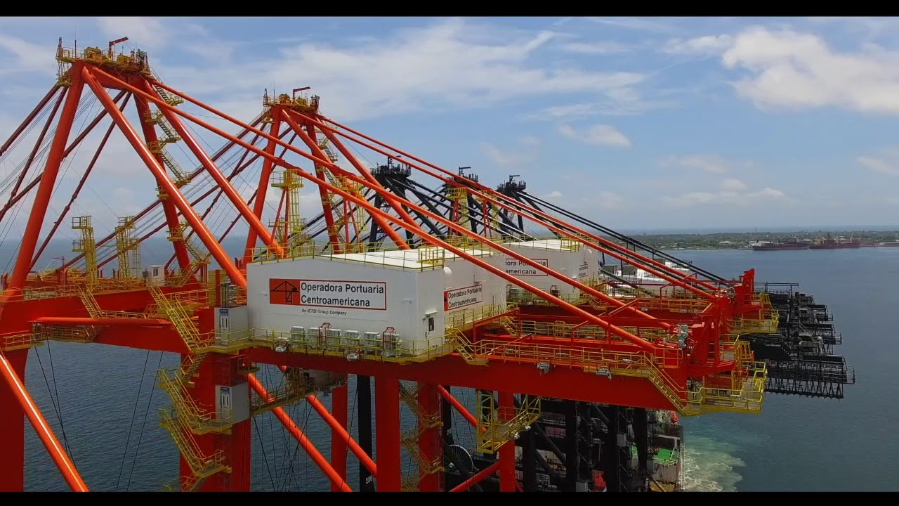 Construcción del Muelle 6 en dos minutos - YouTube