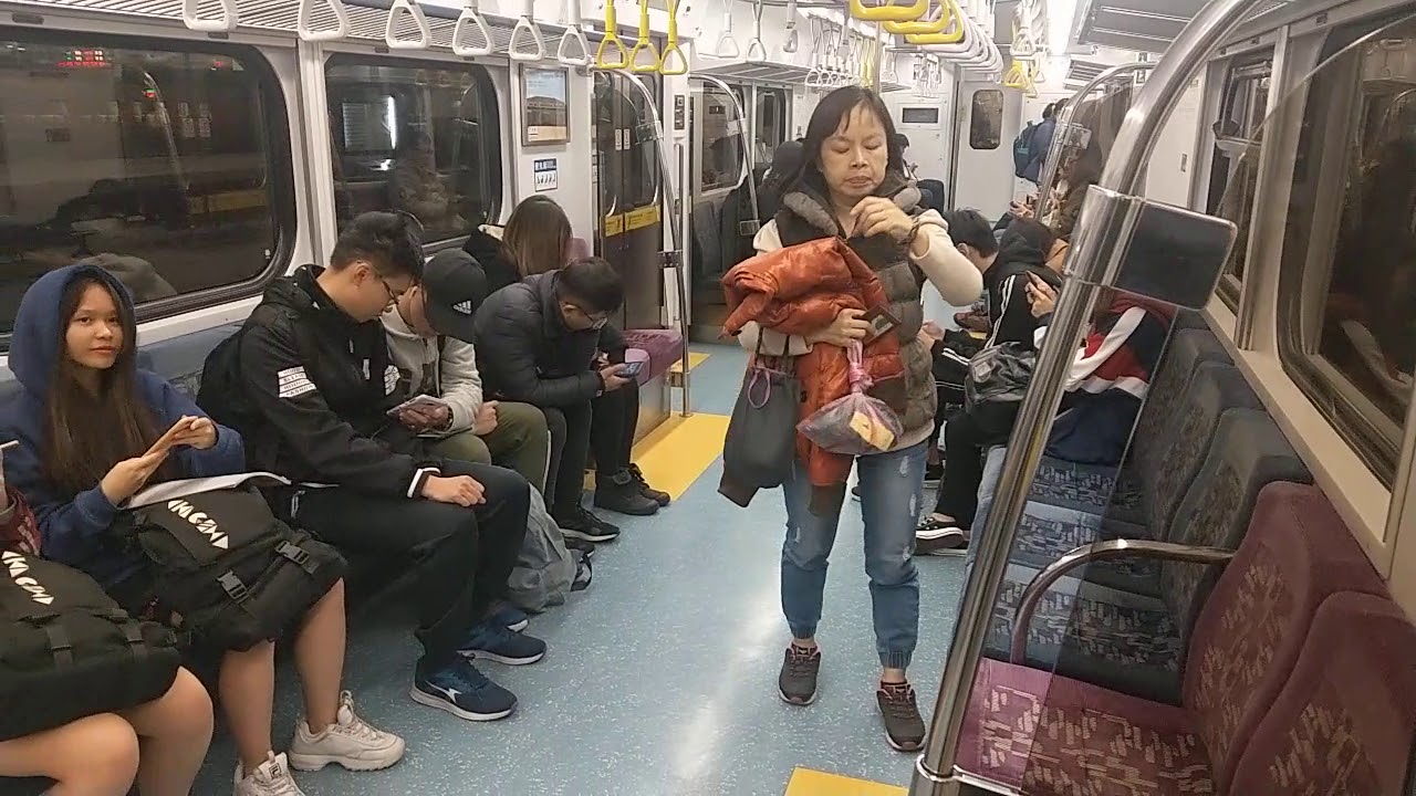 1235次開往新竹的EMU885+EMU886二代微笑號區間車 - YouTube