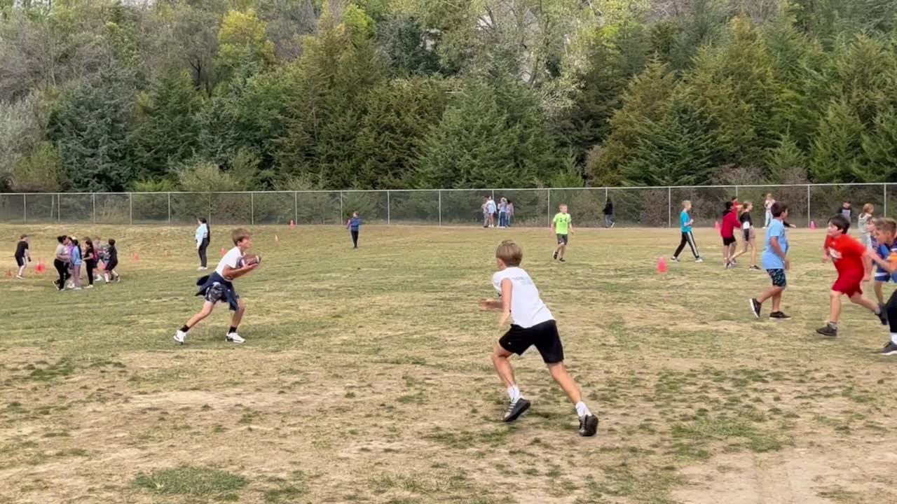 Titan Hill students enjoy a warm fall recess - YouTube