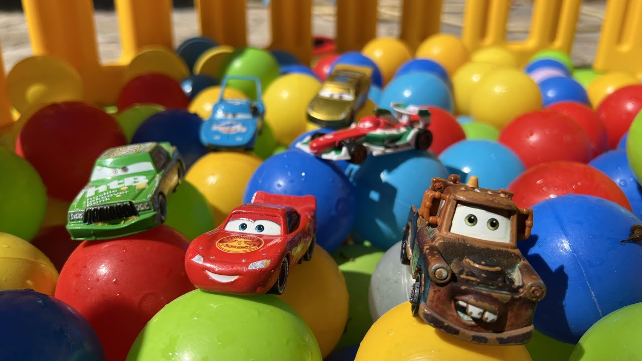 Disney Pixar Cars falling into deep pool, Lightning McQueen, Tow Mater ...