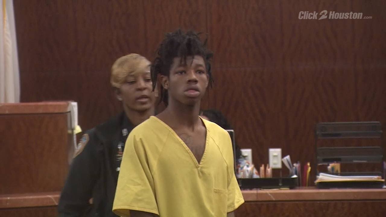 Philip Battles in court on unrelated murder charge - YouTube