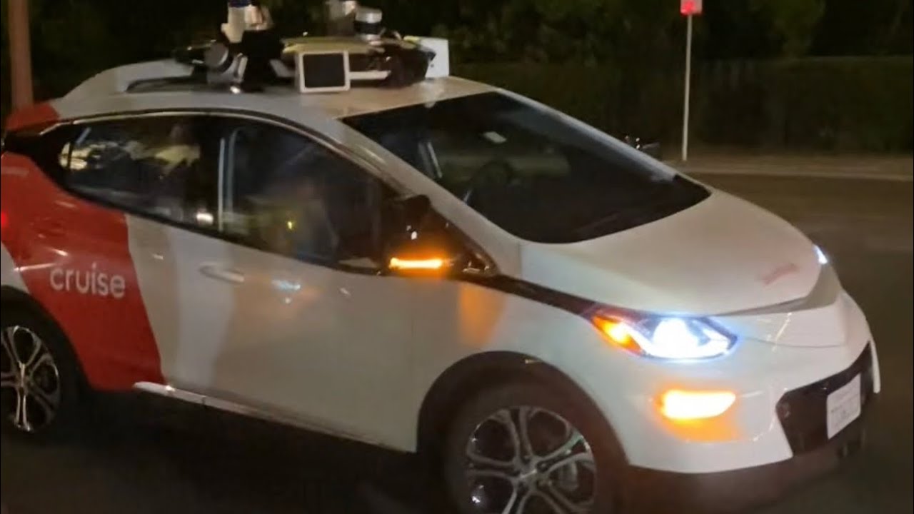 Cruise Autonomous Driving Vehicle in San Francisco - YouTube