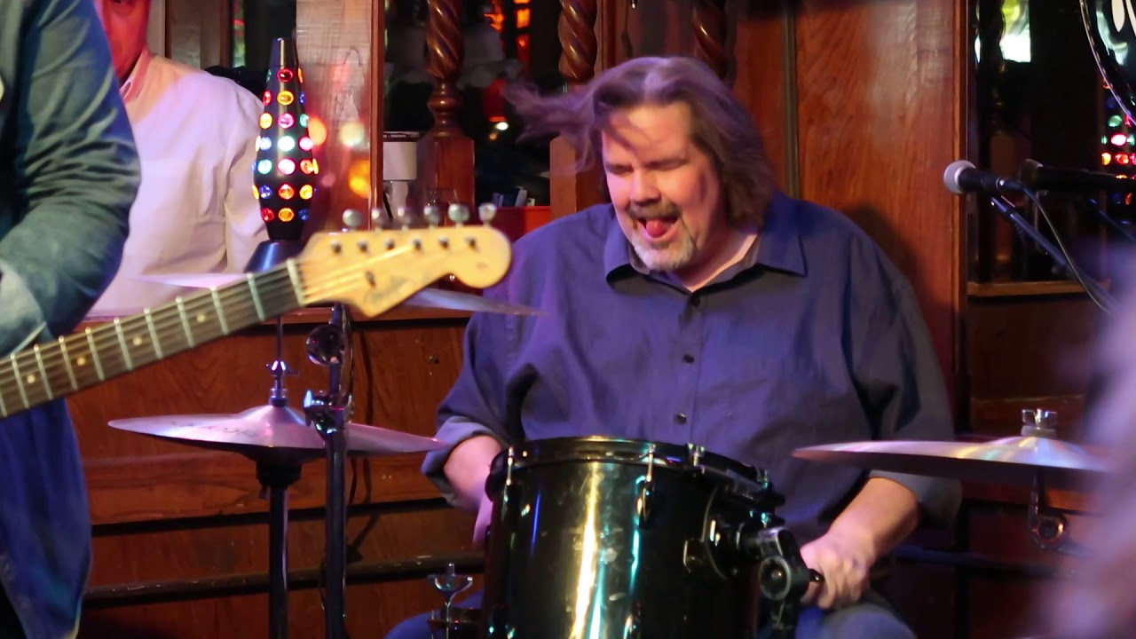 Michael Leasure drum solo - YouTube