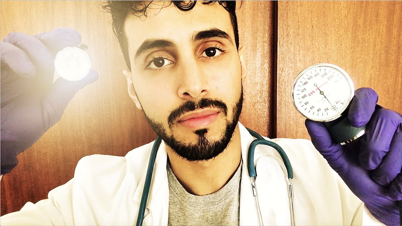 ASMR Doctor Roleplay Yearly Check up 👨🏻‍⚕️ (eye exam, light triggers ...