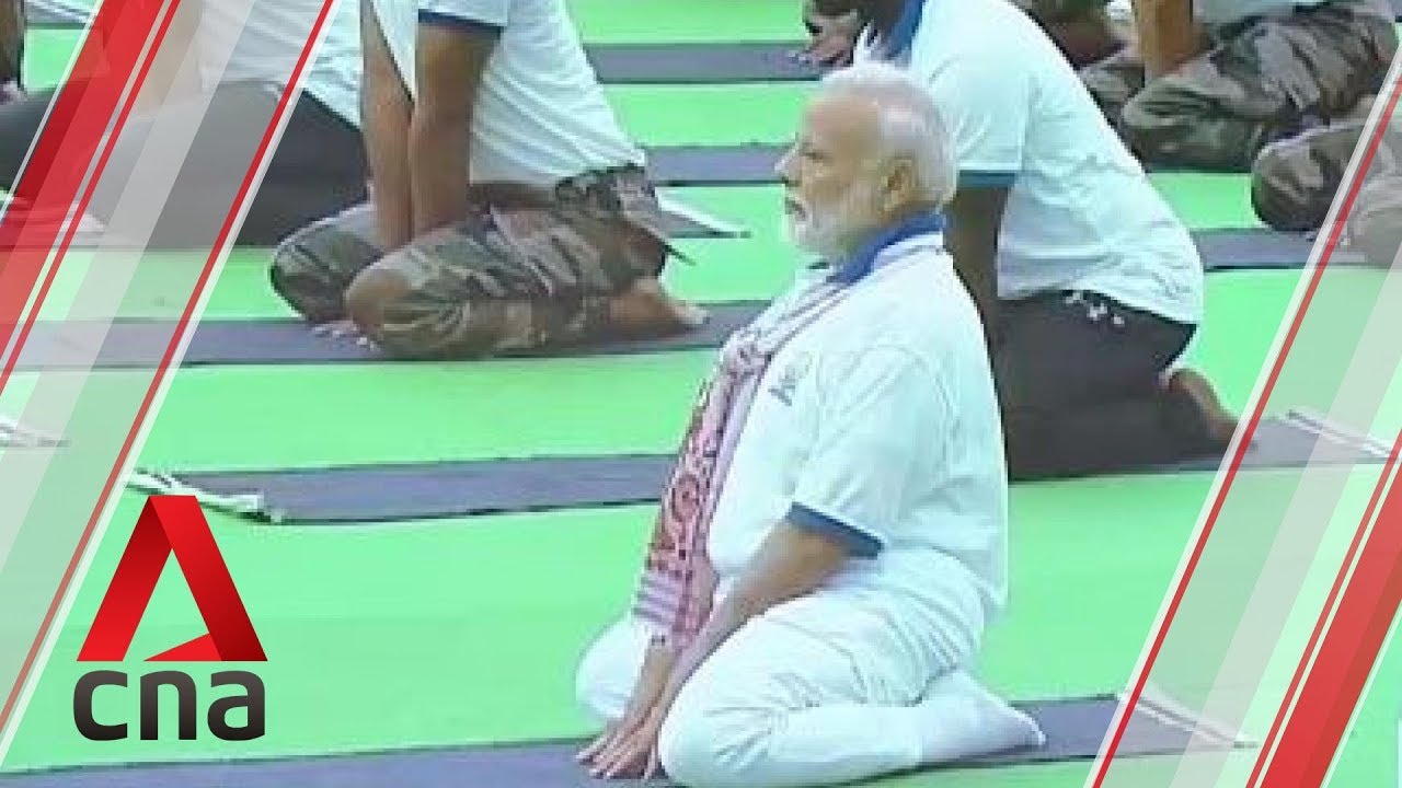 Indian PM Modi celebrates International Yoga Day with thousands - YouTube
