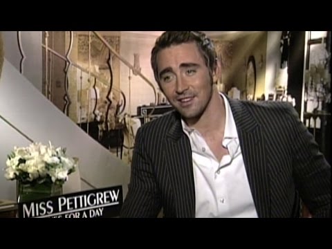 'Miss Pettigrew Lives for a Day' Lee Pace Interview - YouTube