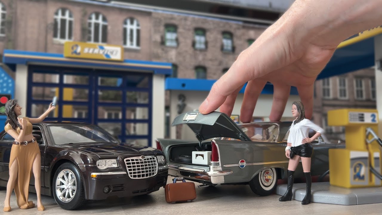 1:18 Scale Diecast Model cars Collection | Chrysler 300 old v new in ...