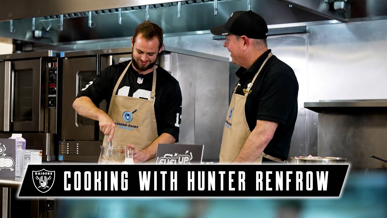 Hunter Renfrow Makes Strawberry Cream Cheese Stuffed French Toast ...