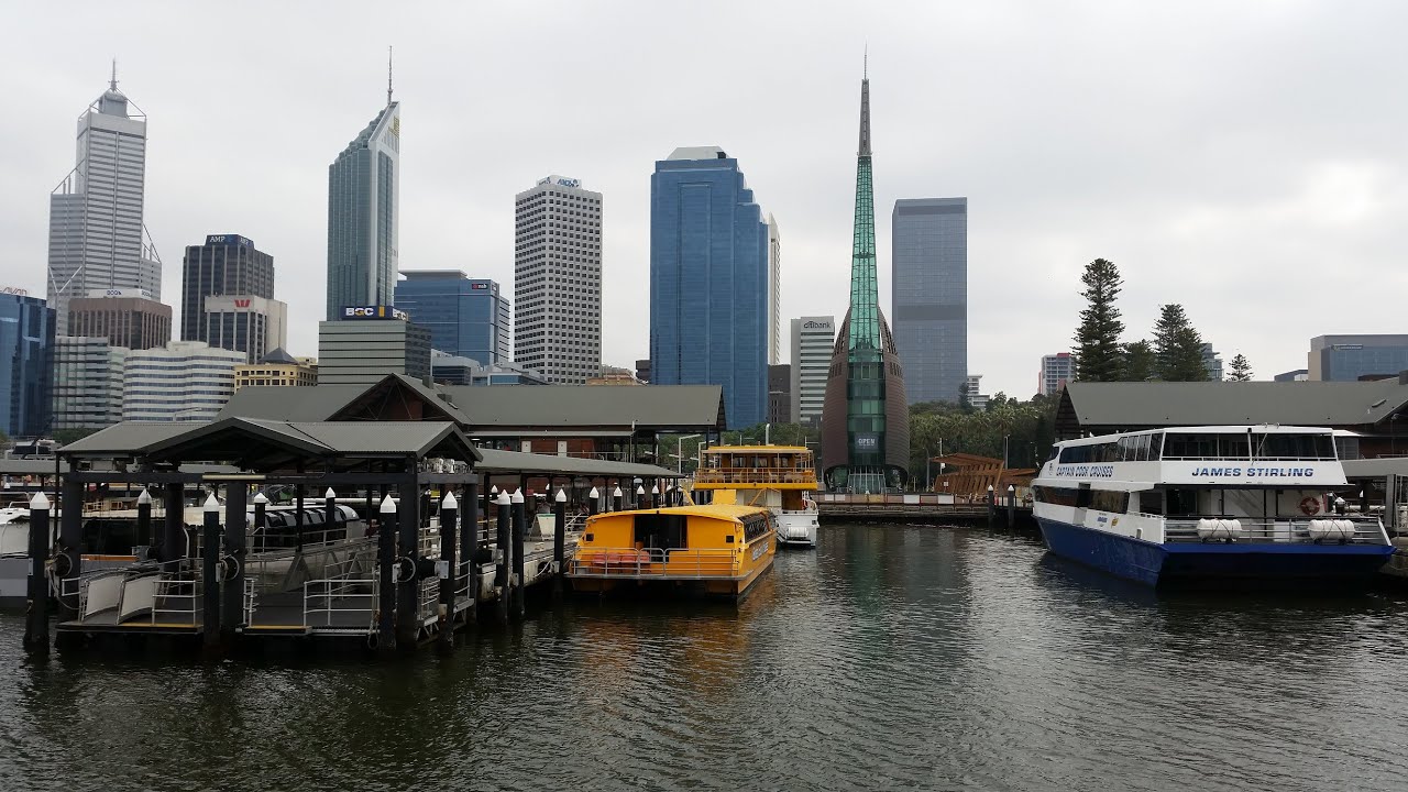 PERTH, Western Australia. Swan River foreshore between Perth City and ...