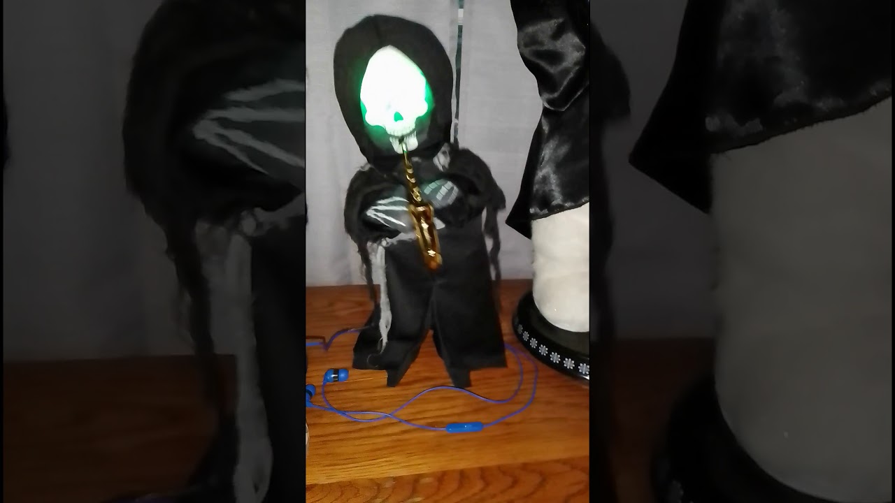 Gemmy saxophone reaper - YouTube