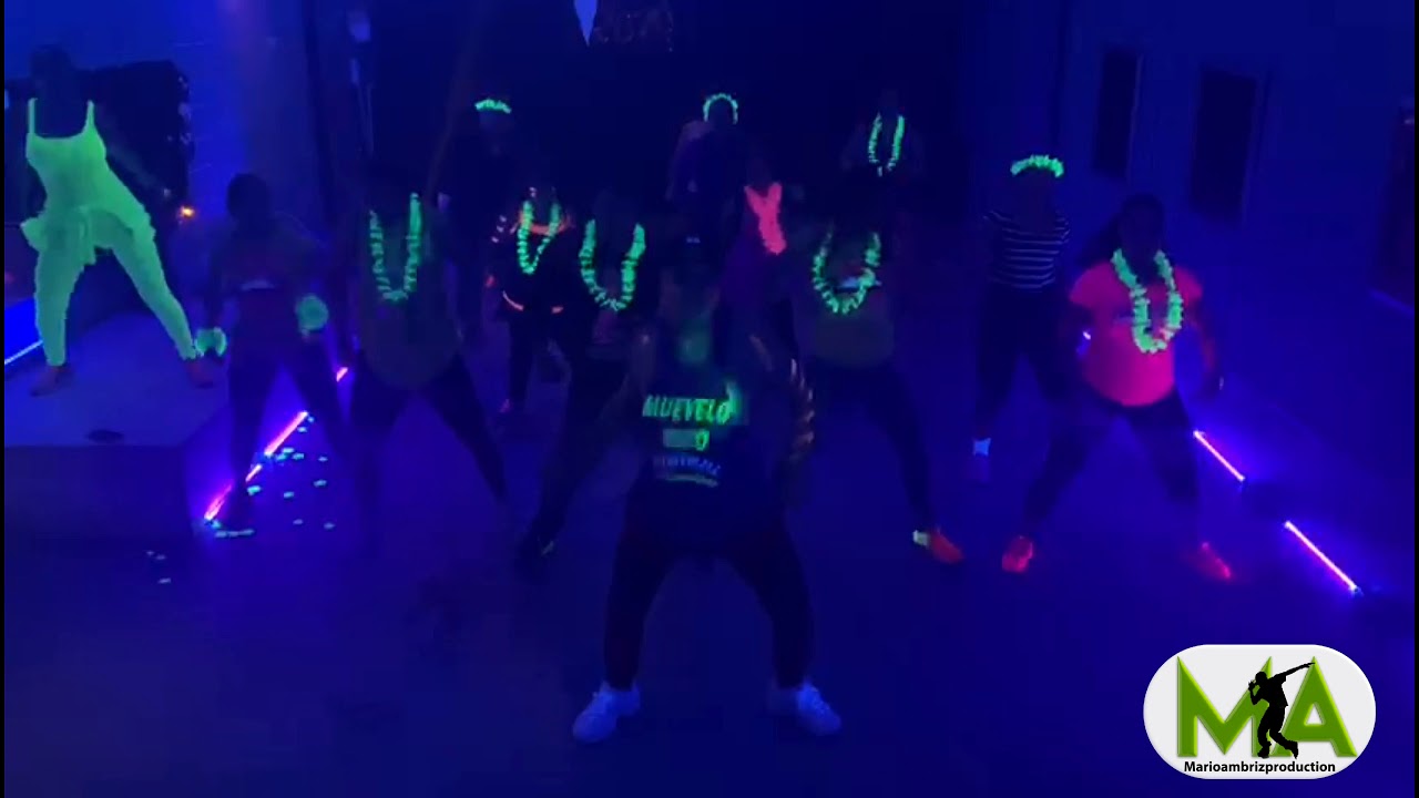 EL LAVADERO ERNESTO CHAVANA ZUMBA Mario Ambriz zin - YouTube