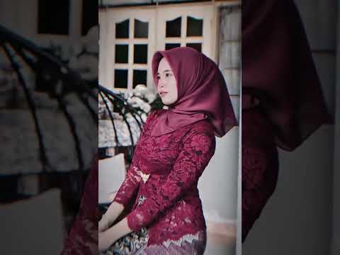 awek baju kebaya merah