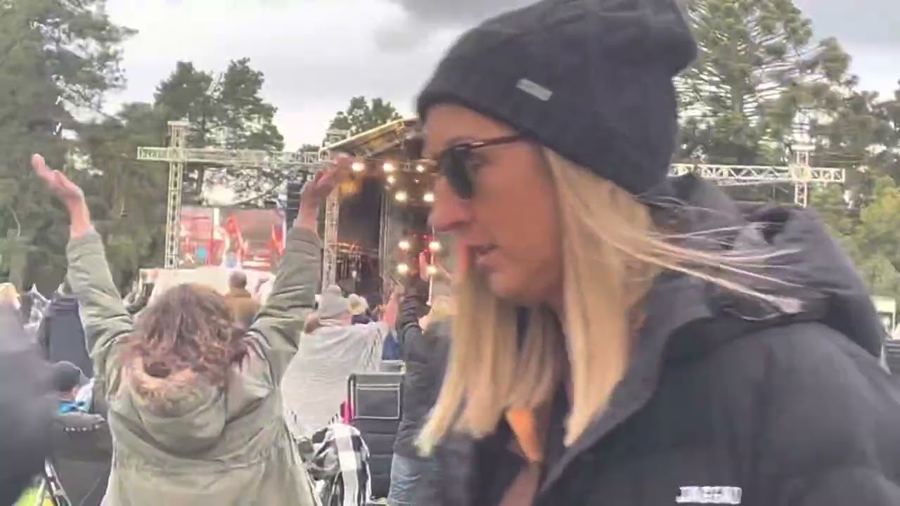 Suzi Quatro @ One Electric Day Werribee Mansion 2022 - YouTube