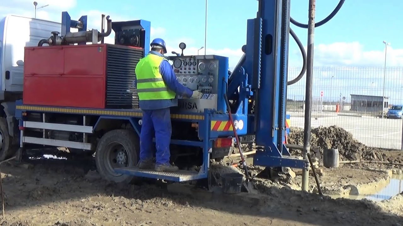 Foraj de apa Comporsa - YouTube