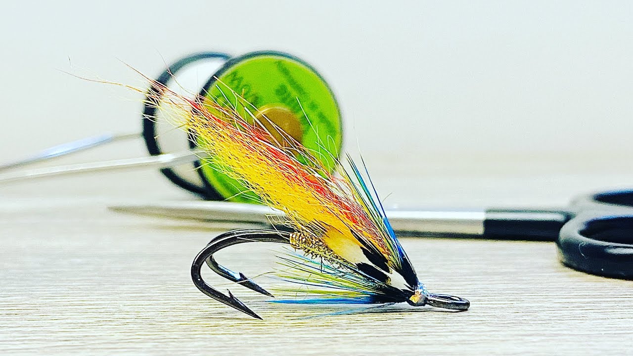 Tying a Golden Garry with Scott Jackson - YouTube