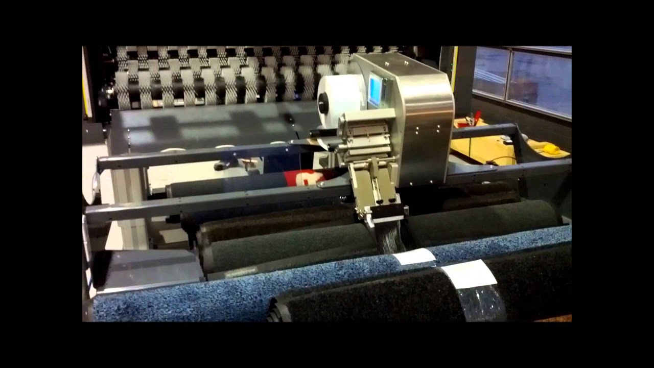 Inwatec Buffer conveyor for rolled mats - YouTube