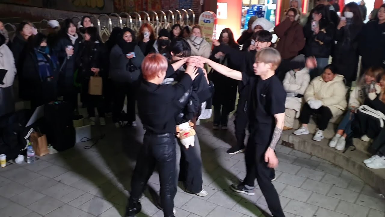 [STREET ARTIST] ONE OF. INTERACTIVE SHOW BUSKING. 240124. - YouTube