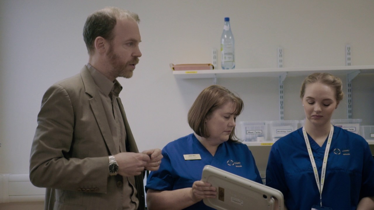 DNA CPR #TalkCPR Project - NHS Wales Awards 2016 - YouTube