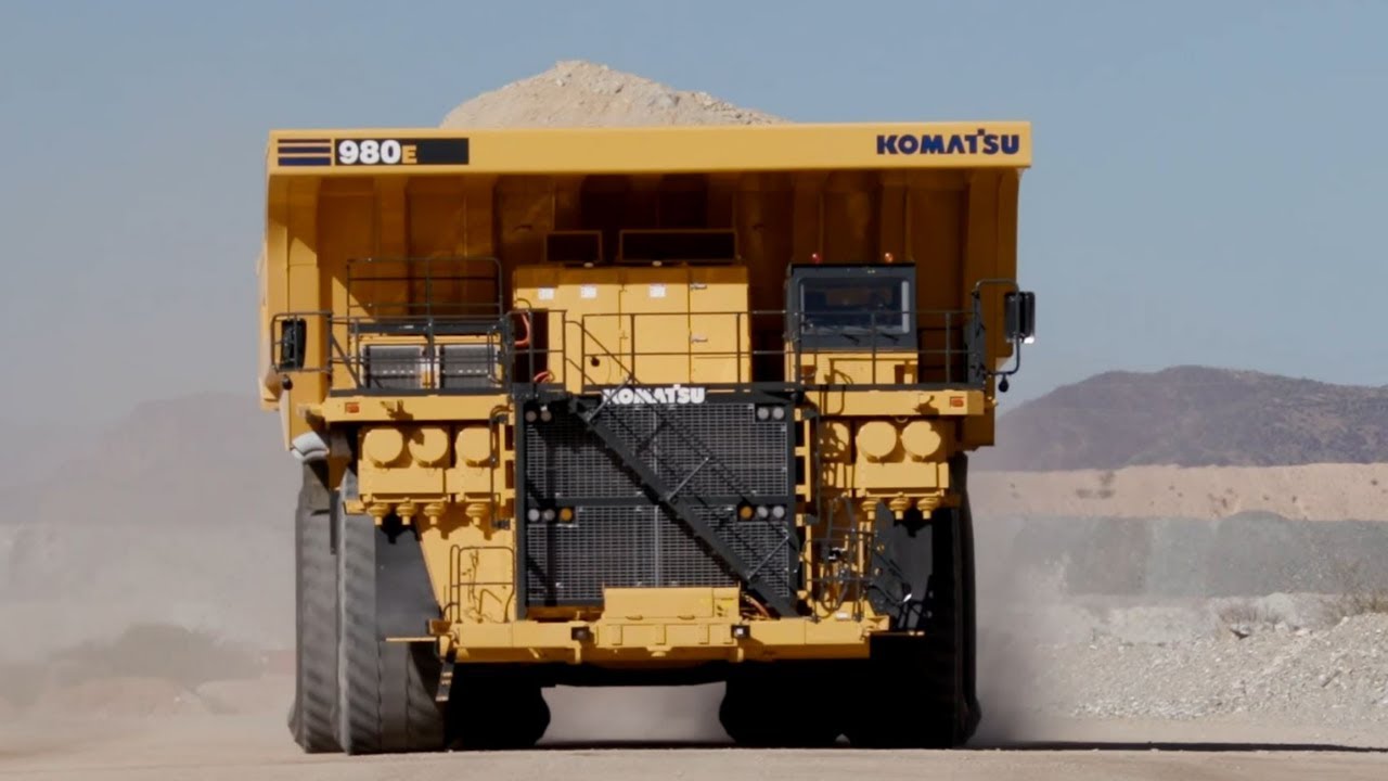 Komatsu FrontRunner® Autonomous Haulage System (AHS) - YouTube