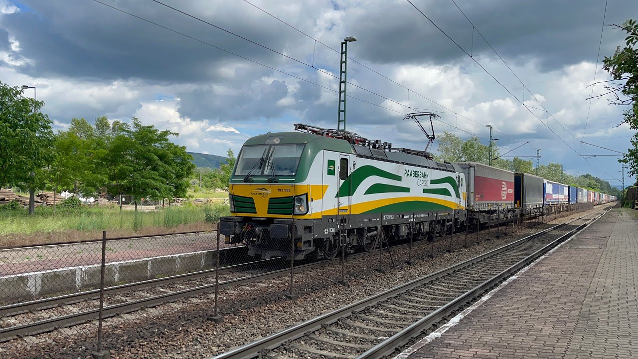 Raaberbhan GYSEV vectron halad tehervonatával Köln-Eifeltor állomás ...
