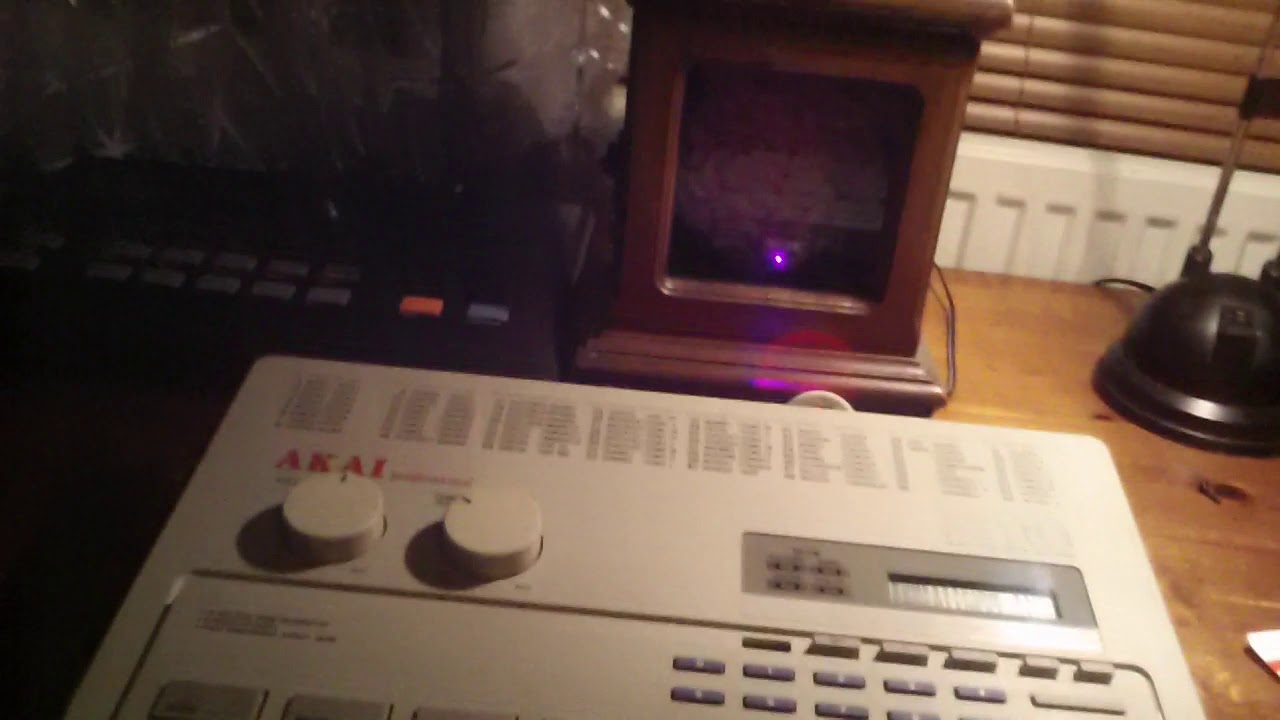 Akai XR10 (Rare vintage drum machine) HQ Samples and Preset Patterns ...