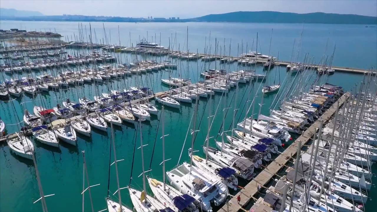 Azure Yacht - YouTube