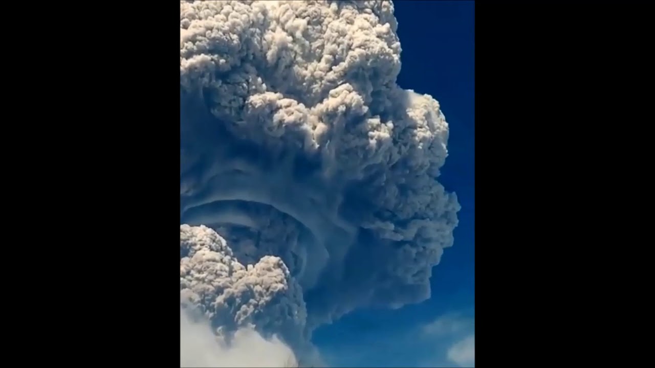 Mushroom Cloud Towers Over Erupting Sinabung Volcano - YouTube
