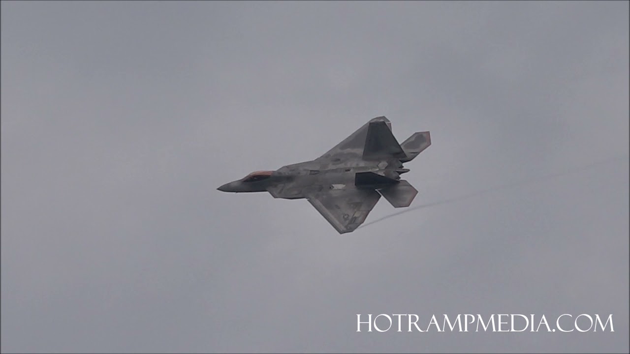 F-22 Raptor Demonstration- 2021 NAS Pensacola Air Show - YouTube