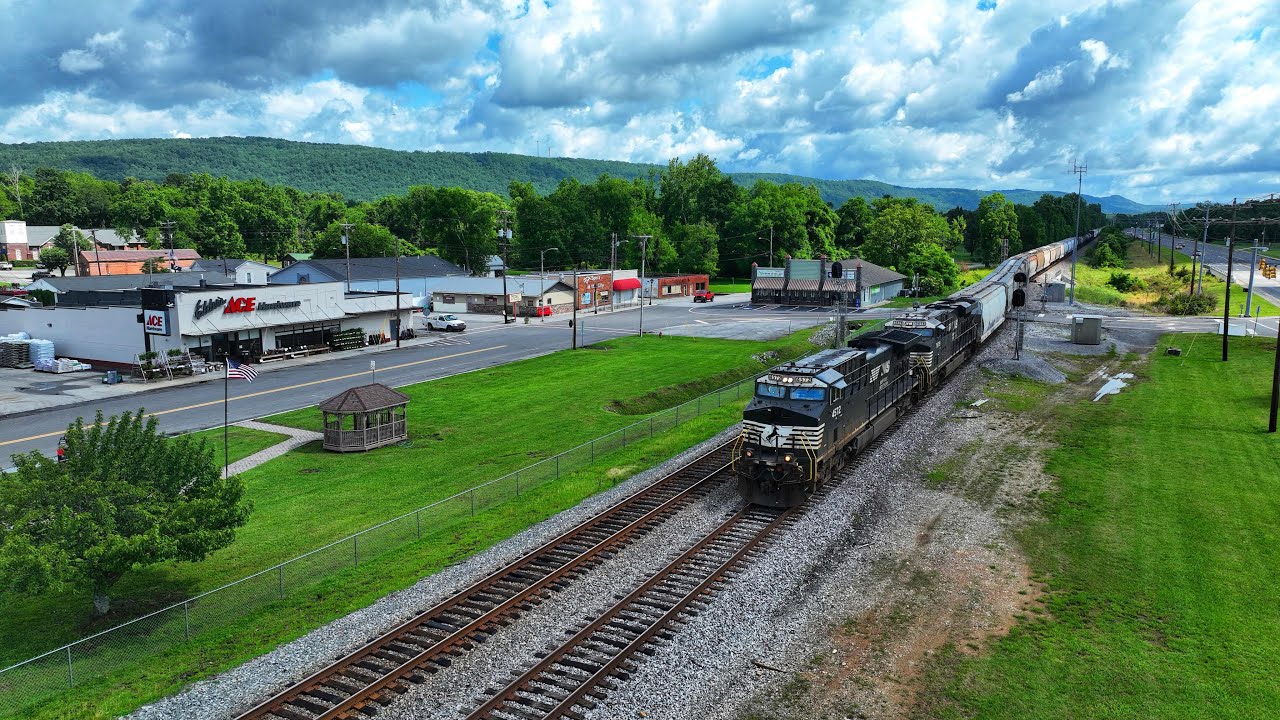 Norfolk Southern 173 heads into the Spring City Tennessee siding - YouTube