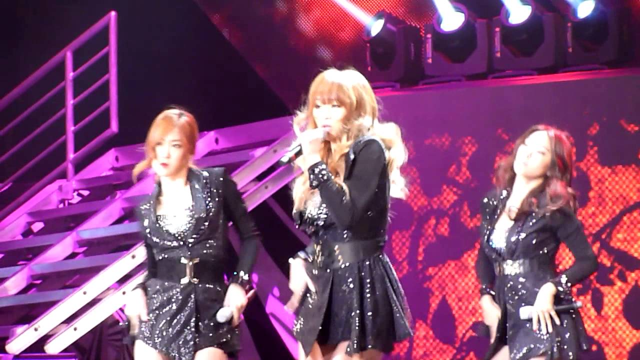 SISTAR ~ ALONE ~ SBS KPOP SUPER CONCERT 121110 - YouTube