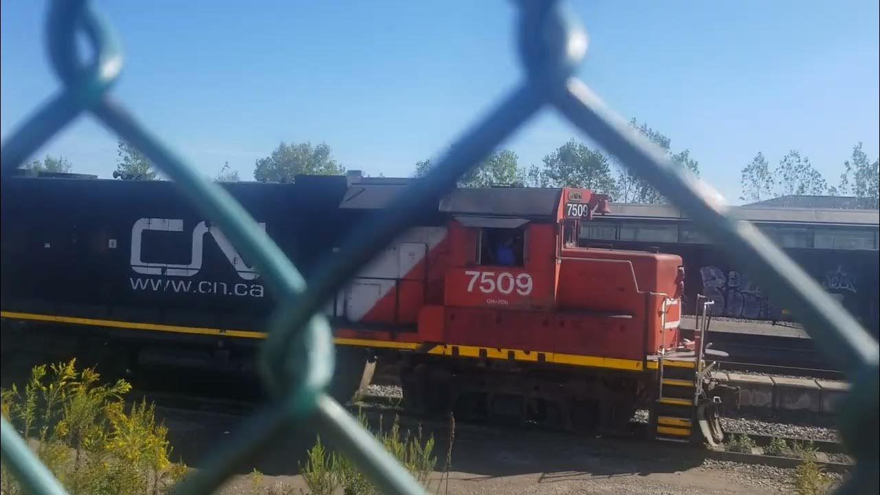 CN L550 EMD GP38-2 7509 & GP38-2 4937 are switching some Rail cars in Aldershot Yard - YouTube