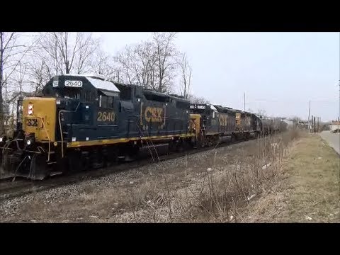Awesome 3 EMD lashup CSX 2640 Fresh Box car logo paint on GP38-2 - YouTube