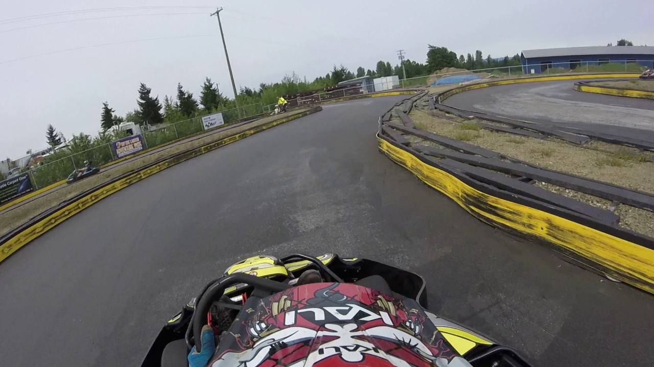 Go cart racing - YouTube