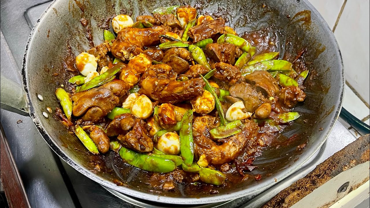 ATAY NG MANOK AT CHICKEN NECK WITH CHICHARO AT QUAIL EGG subukan nyo ...