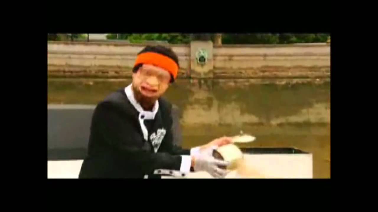 Bo Selecta! Michael Jackson with Barry White's ashes - YouTube