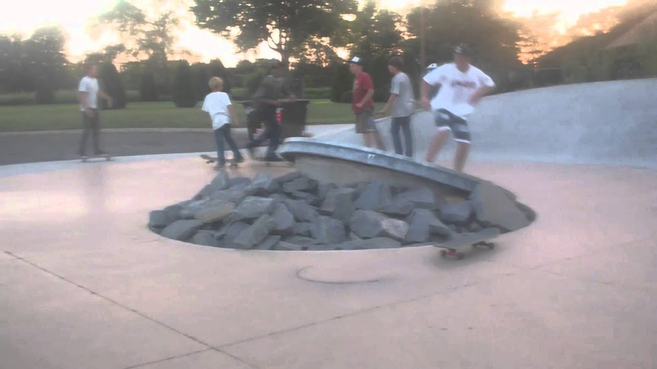 Earthwing Skateboarding (St.Cloud Skate Plaza) - YouTube