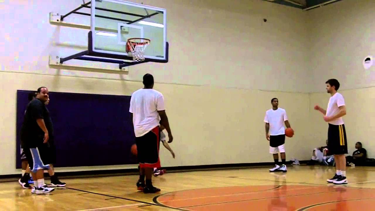 5'10 Haneef "Young Hollywood" Munir SICK Slow-mo Dunks (HD) - YouTube